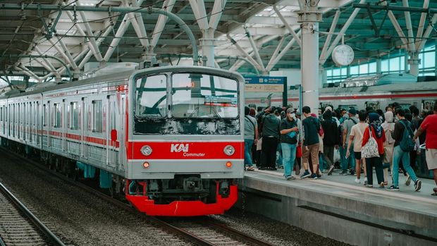 Subsidi KRL Jabodetabek Diubah Jadi Berbasis NIK Dimulai 2025