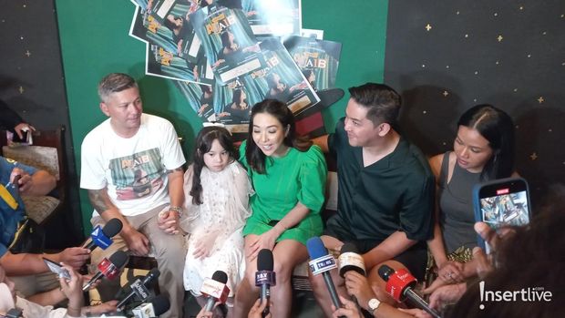 Debut Jadi Penyanyi, Gempi Anak Gading dan Gisel Rilis Lagu 'Ajaib' Debut Jadi Penyanyi, Gempi Anak Gading dan Gisel Rilis Lagu 'Ajaib'