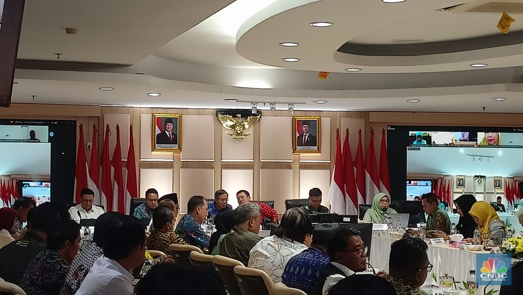 Bagi-Bagi Beras Gratis 10 Kg Berlanjut ke Tahun 2025, Stok Bulog Aman?