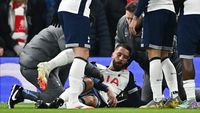Momen Horor Rodrigo Bentancur Kolaps di Laga Tottenham Vs Liverpool