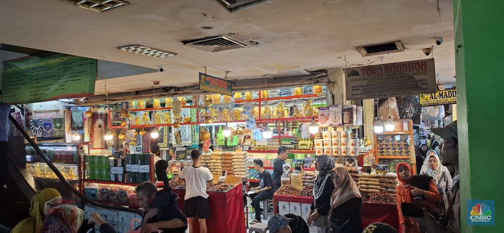 Ramadan Menghitung Hari, Pasar Tanah Abang Padat-Pedagang Cerita Gini