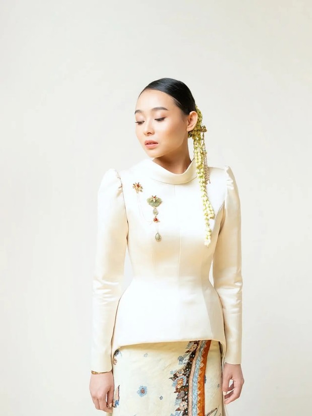 Classy & Penuh Tradisi, Intip Look Pernikahan Brandon Salim dan Dhika ... Classy & Penuh Tradisi, Intip Look Pernikahan Brandon Salim dan Dhika ...