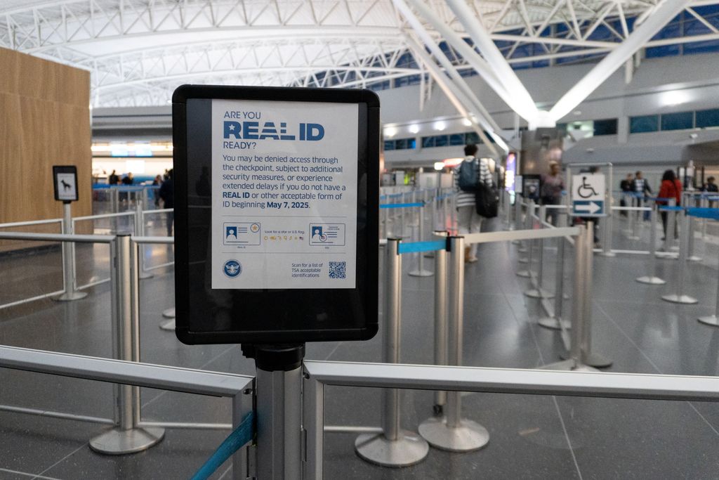 RI Mau Hapus, Warga Amerika Malah Wajib Punya KTP