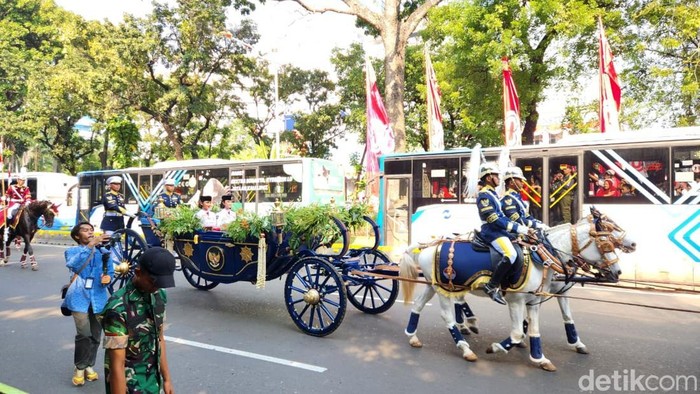 Tentang Kereta Kencana Garuda Prabayaksa yang Bawa Kirab Bendera Merah ...