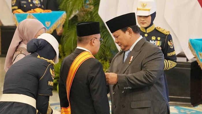 Sufmi Dasco Ahmad Dianugerahi Bintang Republik Indonesia Utama oleh Presiden Prabowo
