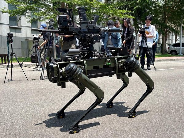 Berita dan Informasi Anjing robot tempur unjuk gigi di taiwan Terkini ...