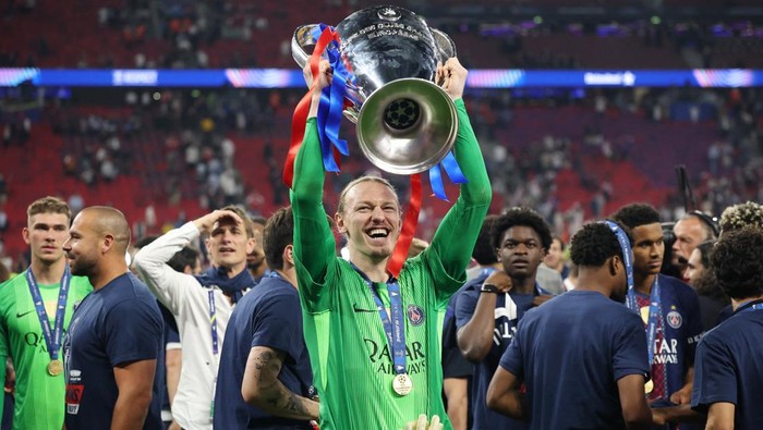 Kiper PSG 0 Saves, tapi 'Selamatkan' Rumah Tangga dari Bintang Porno