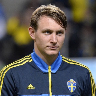 Arsenal Pinjam Kim Kallstrom Sampai Akhir Musim
