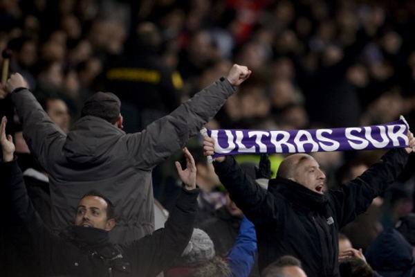 Mengenal Dua Ultras Berbeda dalam El Clasico