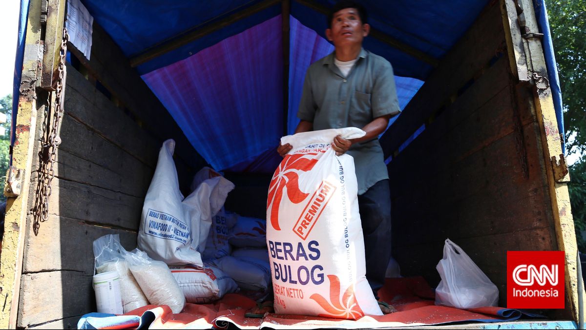 Bulog: Penyaluran Raskin Terhambat, Harga Beras Melonjak
