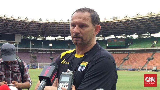 Dejan Tak Mau Persib Terpancing Permainan Keras Dejan Tak Mau Persib Terpancing Permainan Keras