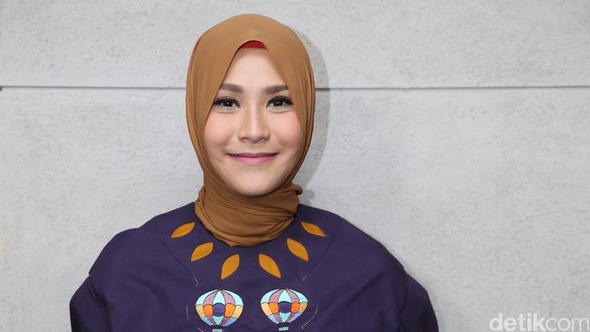 Curhat Zaskia Adya Mecca yang Tak Ingin Memanjakan Anak