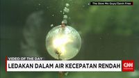 Nyala Kembang Api Dalam Air
