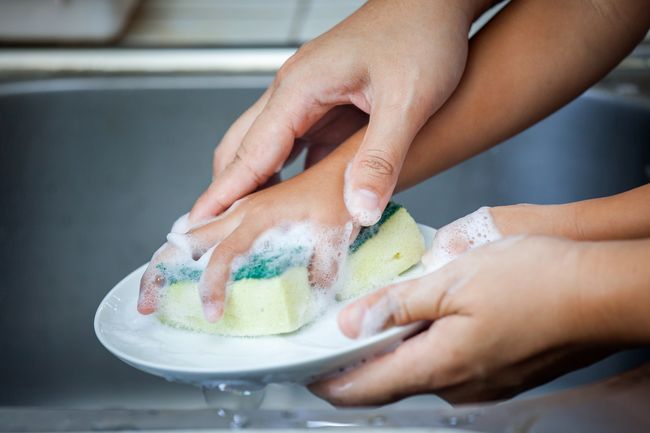 Tak Disangka, Trik Ini Bikin Anak Mau Bantu Beres-beres Rumah Tak Disangka, Trik Ini Bikin Anak Mau Bantu Beres-beres Rumah