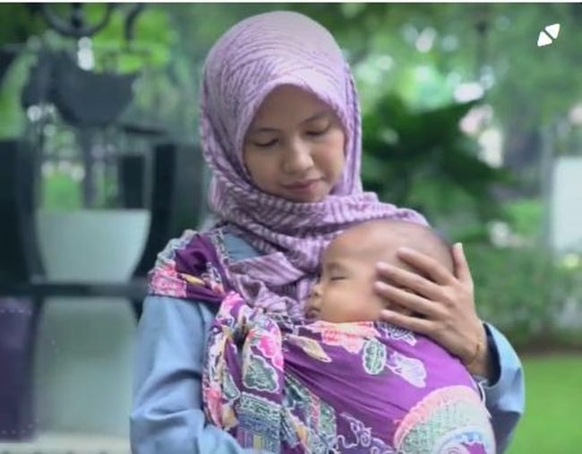 Informasi Soal Menggendong Anak Ini Perlu Banget Bunda Tahu
