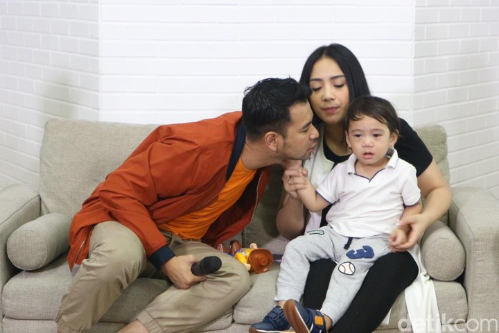 Foto: Rafathar Lebih Mirip Papa atau Mamanya Ya? - 7