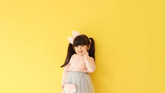 Tingkah Menggemaskan Baby Moonella, si Selebgram Cilik - Foto 1