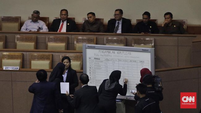 PKB dan PPP Bakal Jadi Inisiator Revisi UU Ormas