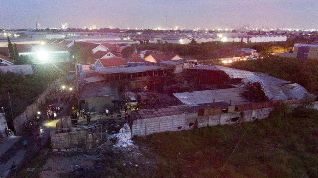Polisi Usut Izin Gudang Kembang Api
