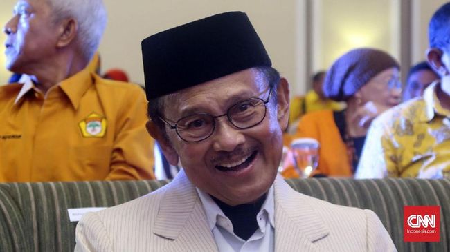 Habibie Sebut AM Fatwa Hanya Berpindah Dimensi