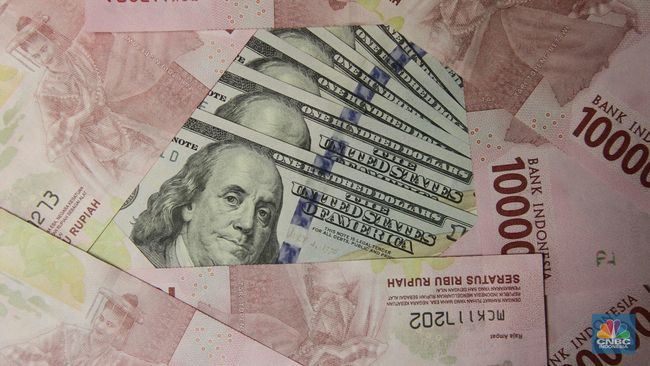 Pasar Cerna Risalah Rapat The Fed, Dolar AS Turun ke Rp16.215