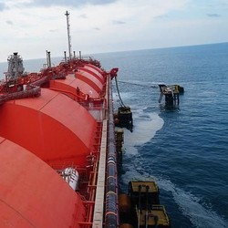 Bakal Disetop, Ternyata RI Impor BBM Sebesar Ini dari Singapura