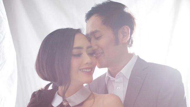 Ririn Dwi Aryanti dan Aldi 'Bragi', Kisah Cinta hingga Diisukan Cerai