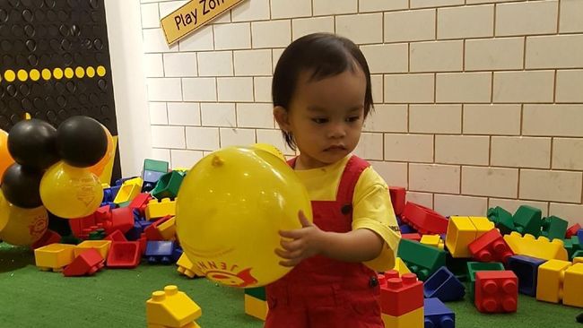 Lucunya Anak-anak Berbaju Kuning Ini, Anak Siapa Ya? - Foto 1