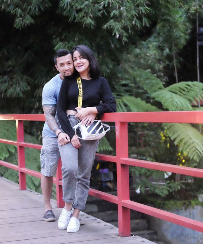 Kemesraan Ivy Batuta dan Suami yang Sudah 9 Tahun Menikah - 5