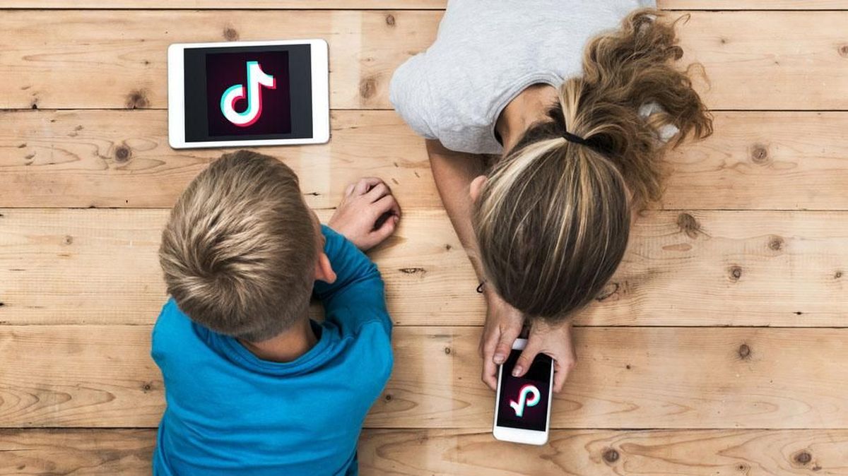 Kominfo Tetapkan Batas Umur Pengguna Tik Tok Minimal 13 Tahun