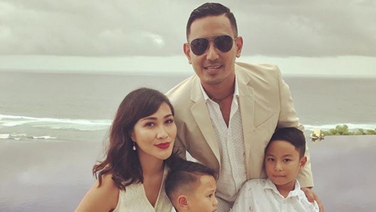 5 Artis Nikah Beda Agama, Nana Mirdad & Andrew White Tak Pindah ... 5 Artis Nikah Beda Agama, Nana Mirdad & Andrew White Tak Pindah ...