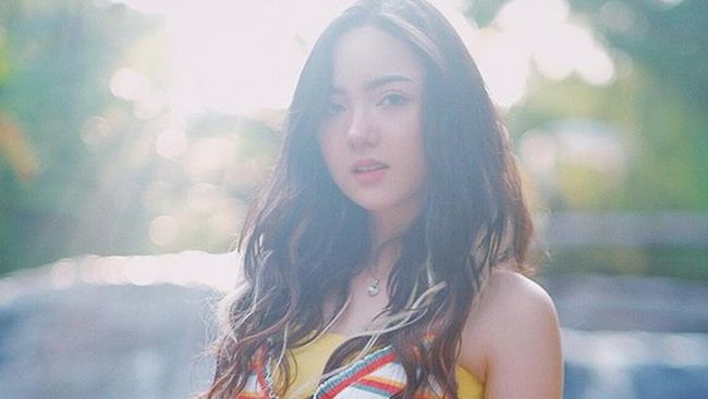 Lirik Lagu Passcode - Jannine Weigel