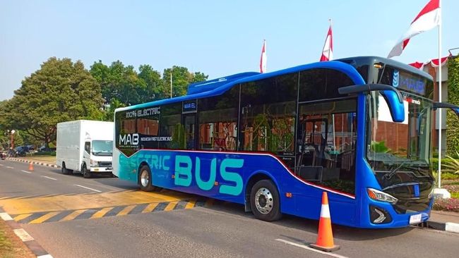 Bus Listrik Moeldoko Mulai Beroperasi di Bandara – INDONESIA GREEN ENERGY Bus Listrik Moeldoko Mulai Beroperasi di Bandara – INDONESIA GREEN ENERGY