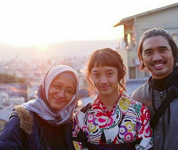 Jarang Terekspos, Begini Harmonisnya Keluarga Duta 'Sheila On 7' Jarang Terekspos, Begini Harmonisnya Keluarga Duta 'Sheila On 7'