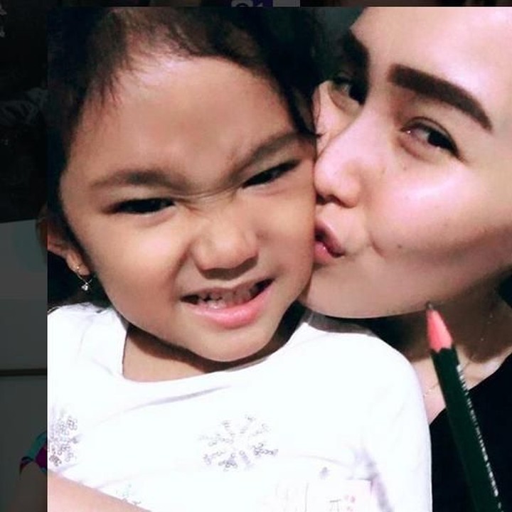 Bilqis, Anak Ayu Ting Ting yang Semakin Menggemaskan - Foto 1 Bilqis, Anak Ayu Ting Ting yang Semakin Menggemaskan - Foto 1