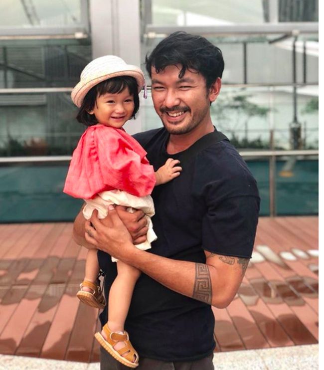 7 Foto yang Buktikan Rio Dewanto dan Si Kecil Salma Mirip Banget - 2