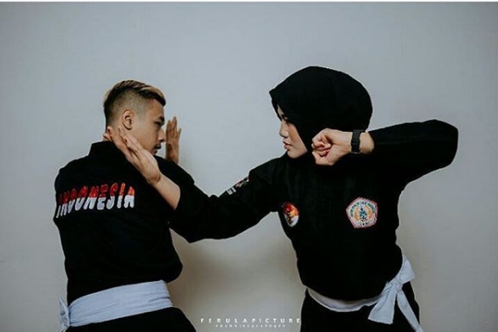 7 Potret Romantis Pasangan Emas Hanifan-Pipiet yang Baru Menikah - 5