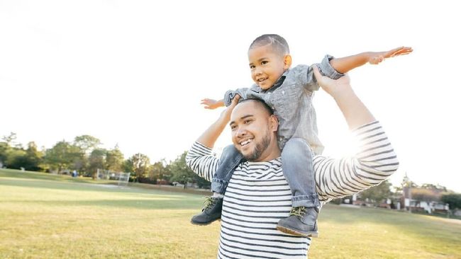 4 Cara Sederhana Agar Anak Tumbuh Bahagia