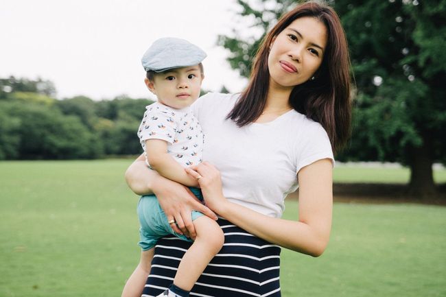 Di Usia Berapa Anak Baiknya Tak Digendong Lagi?