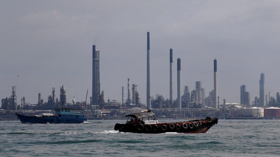 Ternyata Ini Alasan RI Mau Setop Impor BBM dari Singapura