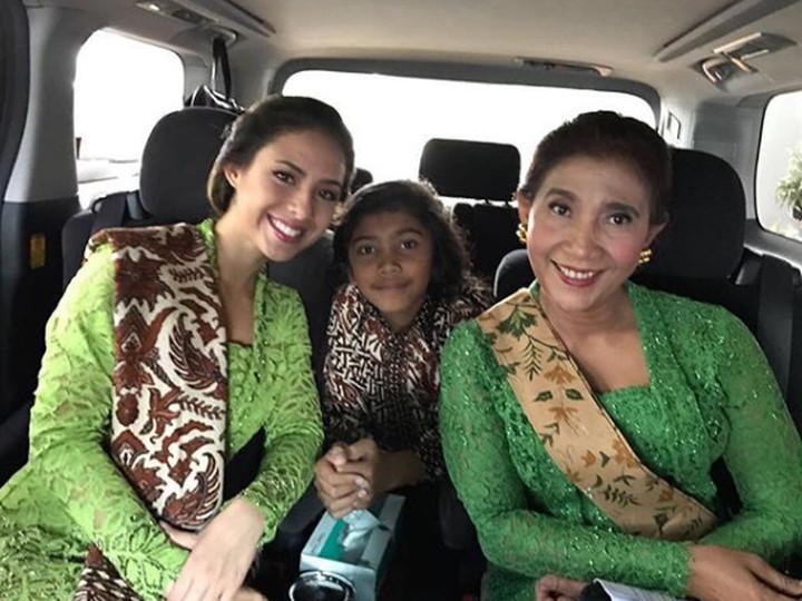 7 Potret Kehangatan Menteri Susi Pudjiastuti dan Keluarganya - Foto 3