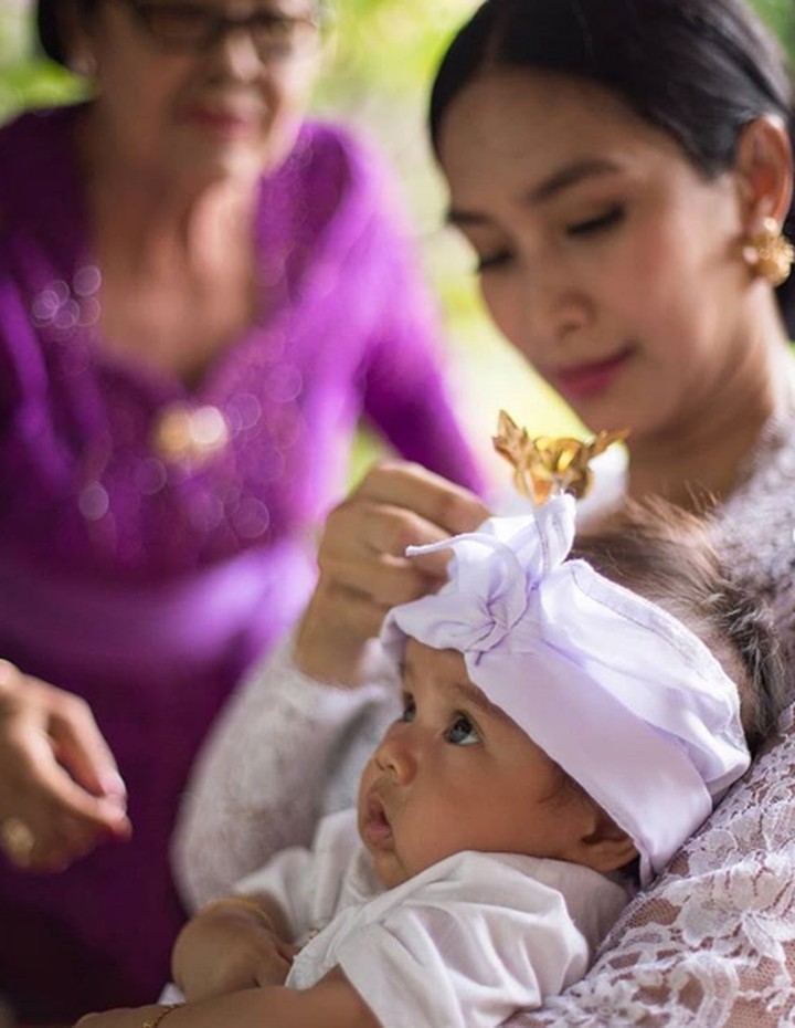 Foto-foto Menggemaskan Anak Kedua Happy Salma - 6