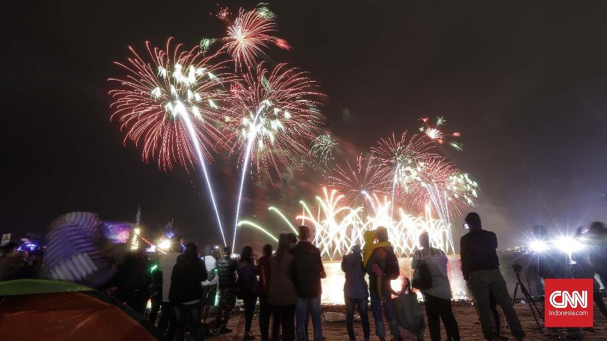 8 Tempat di Jakarta untuk Nikmati Pesta Kembang Api Malam Tahun Baru - Halaman 2