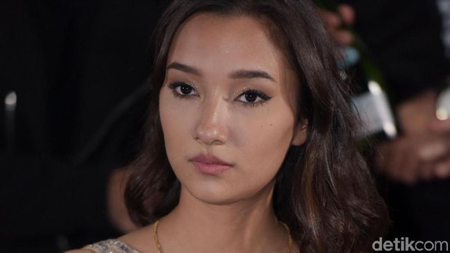 Jadi ‘Istri Muda’ Anjasmara, Carissa Perusset Ikuti Perilaku Ani-ani