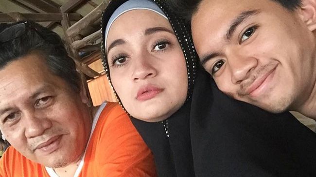 8 Momen Kebersamaan Keluarga Gusti Randa yang Jarang Terekspos - Foto 1