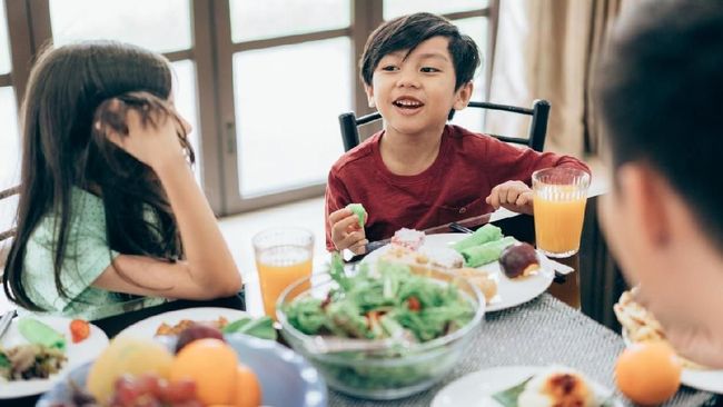 Jenis Makanan yang Baiknya Dihindari Anak Saat Berbuka Puasa Jenis Makanan yang Baiknya Dihindari Anak Saat Berbuka Puasa