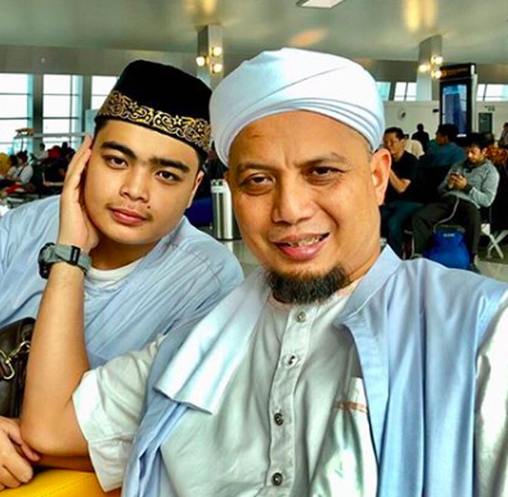 So Sweet! Kebersamaan Ustaz Arifin Ilham dengan Anak-anaknya - Foto 6