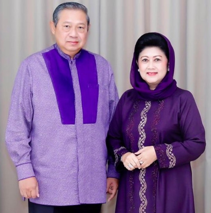 Kemesraan SBY & Ani Yudhoyono, Tetap Awet Sampai Maut Memisahkan - Foto 5 Kemesraan SBY & Ani Yudhoyono, Tetap Awet Sampai Maut Memisahkan - Foto 5