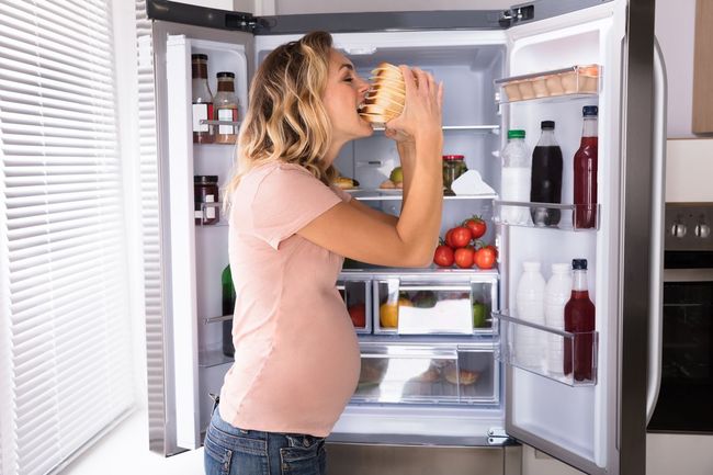Menguak Mitos Ibu Hamil Makan 2 Porsi demi Perkembangan Janin Menguak Mitos Ibu Hamil Makan 2 Porsi demi Perkembangan Janin