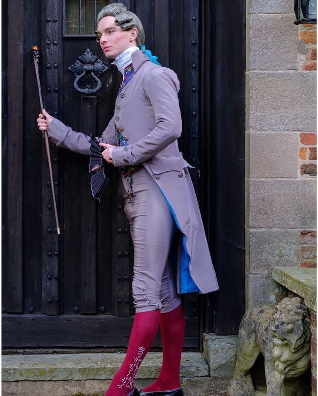 Kenalan dengan Zack Pinsent, Cowok Ganteng yang Senang Berpenampilan ...